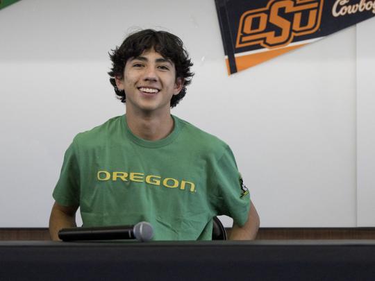 Fremont's Juan Gonzalez commits to University of Oregon