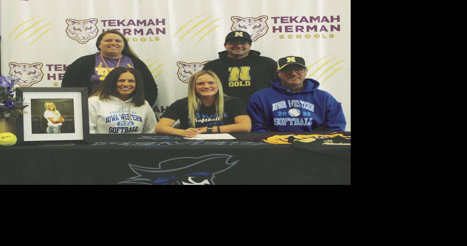 Tiger diamond standout inks with Iowa Western CC
