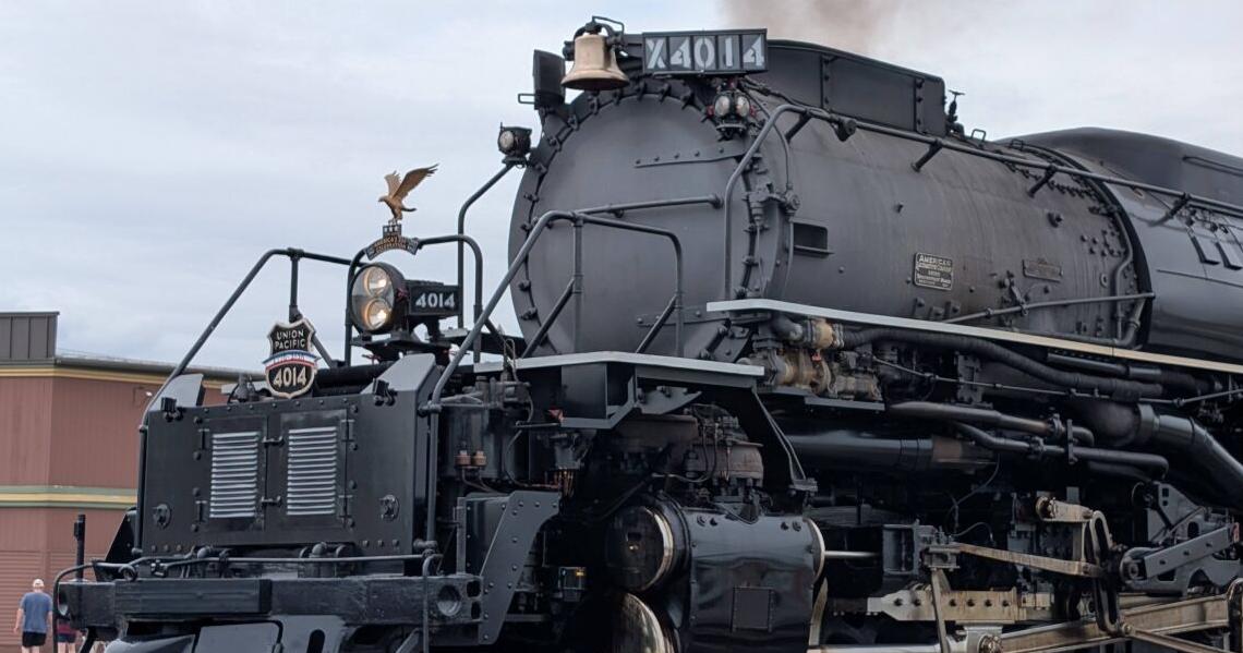 Fremont turns out for UP's 'Big Boy'