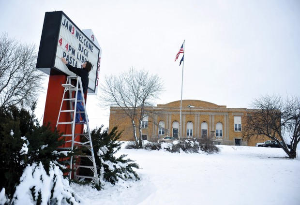 Mead works to get electronic marquee for school