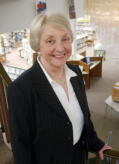 Stephens announces retirement from library