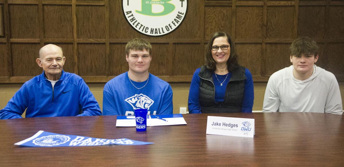 Hedges signs with Dakota Wesleyan