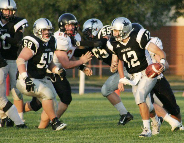 Elmwood-Murdock trips up Thunderbirds in second half