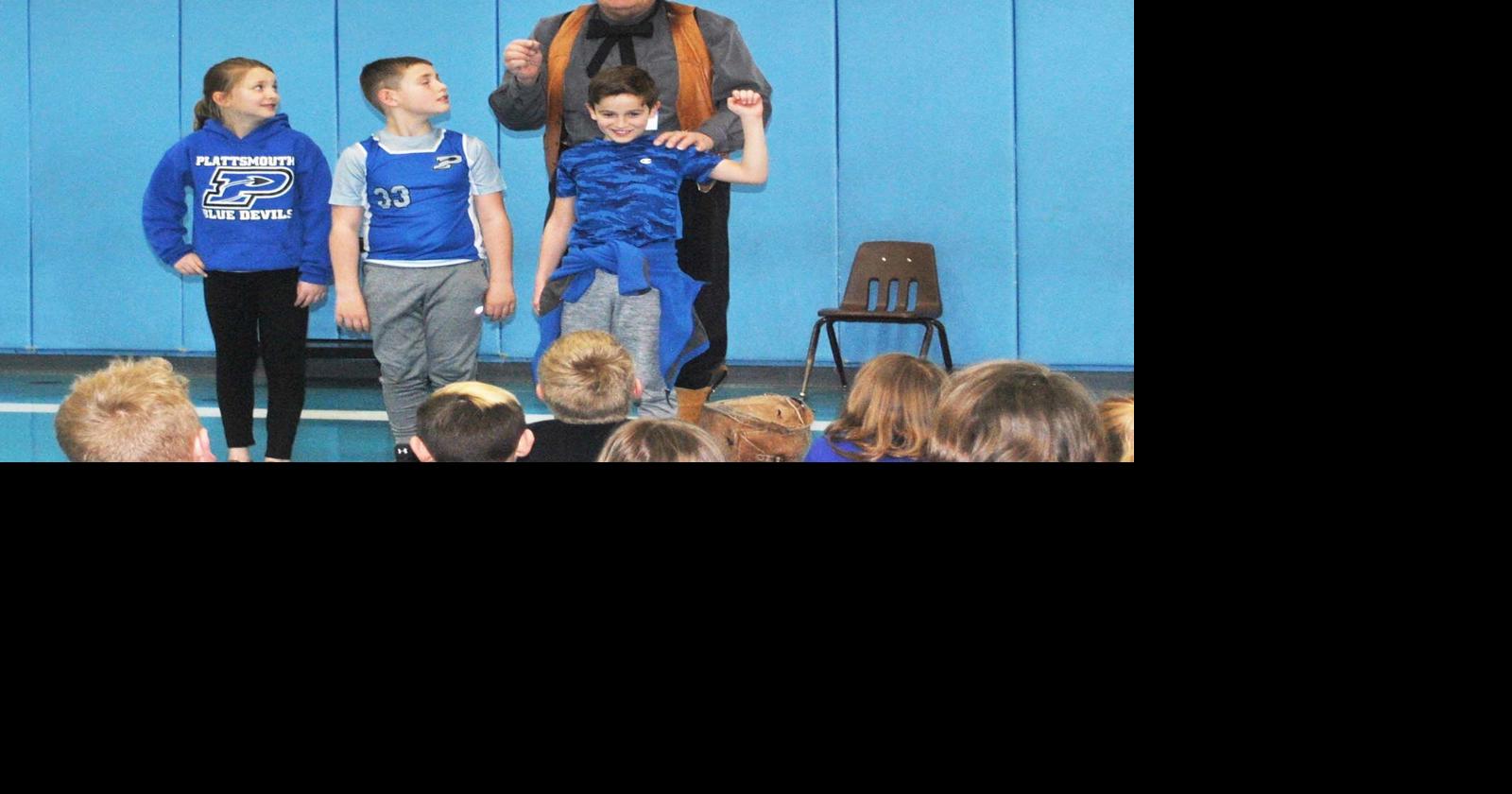Peter Sarpy comes to life to Plattsmouth students