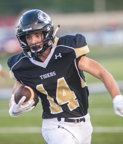 Carlson lauds play of Tigers' offensive line