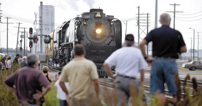 Historic steam locomotive will stop in Fremont again