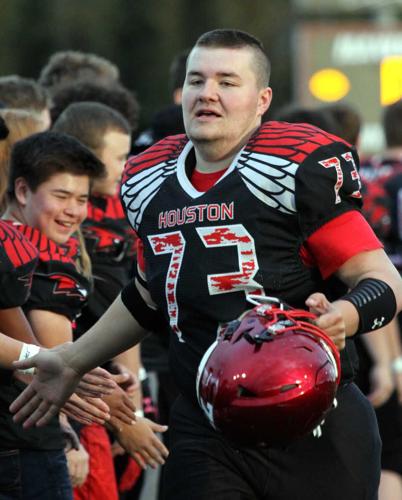 COMEBACK KID: Houston senior returns from major knee injury, earns top ...