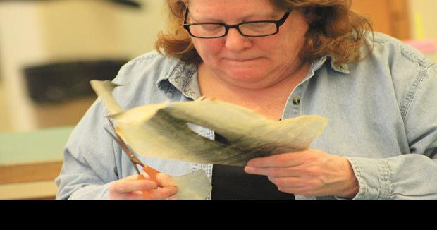 Students partcipate in fish skin tanning workshop | Valley Life ...