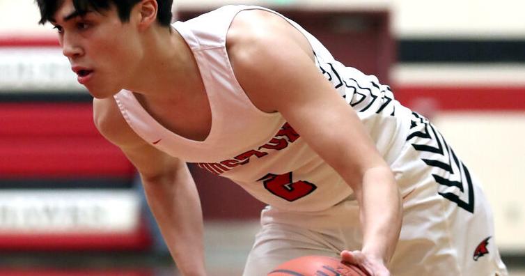 Huskies, Hawks split a pair of games | Local Sports | frontiersman.com