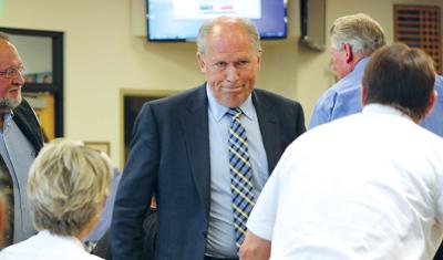 Late-arriving Walker wins crowd | Local News | frontiersman.com