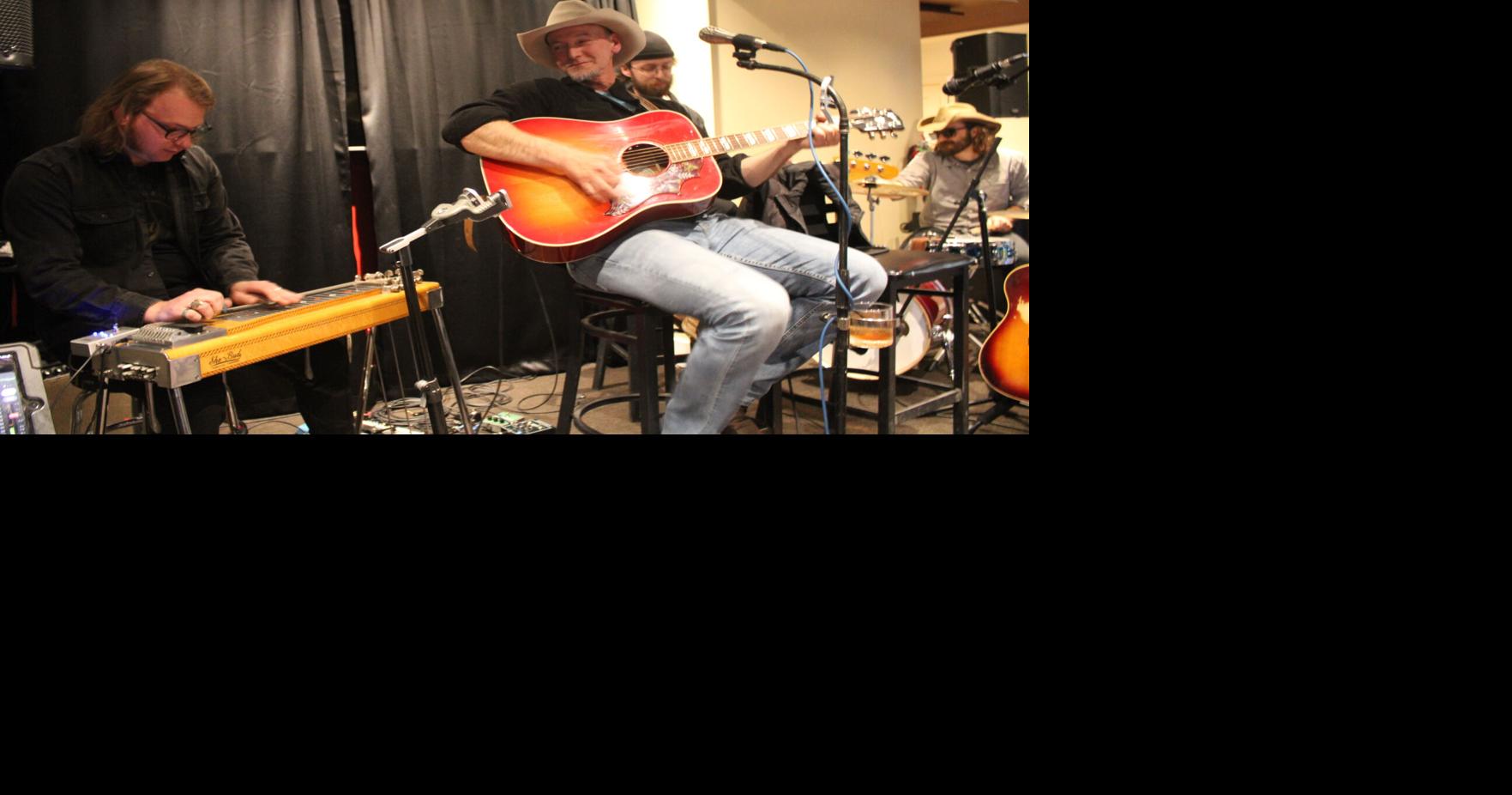 Kendell Marvel and Ken Peltier perform at Palmer Alehouse | Arts ...