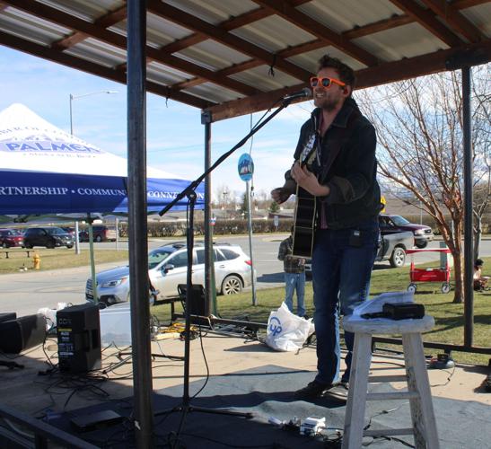 First Friday Fling of the season draws large crowd | Local News ...