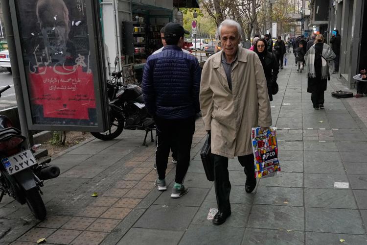 US warns Iran that 'all options are on the table' in emergency UN ...