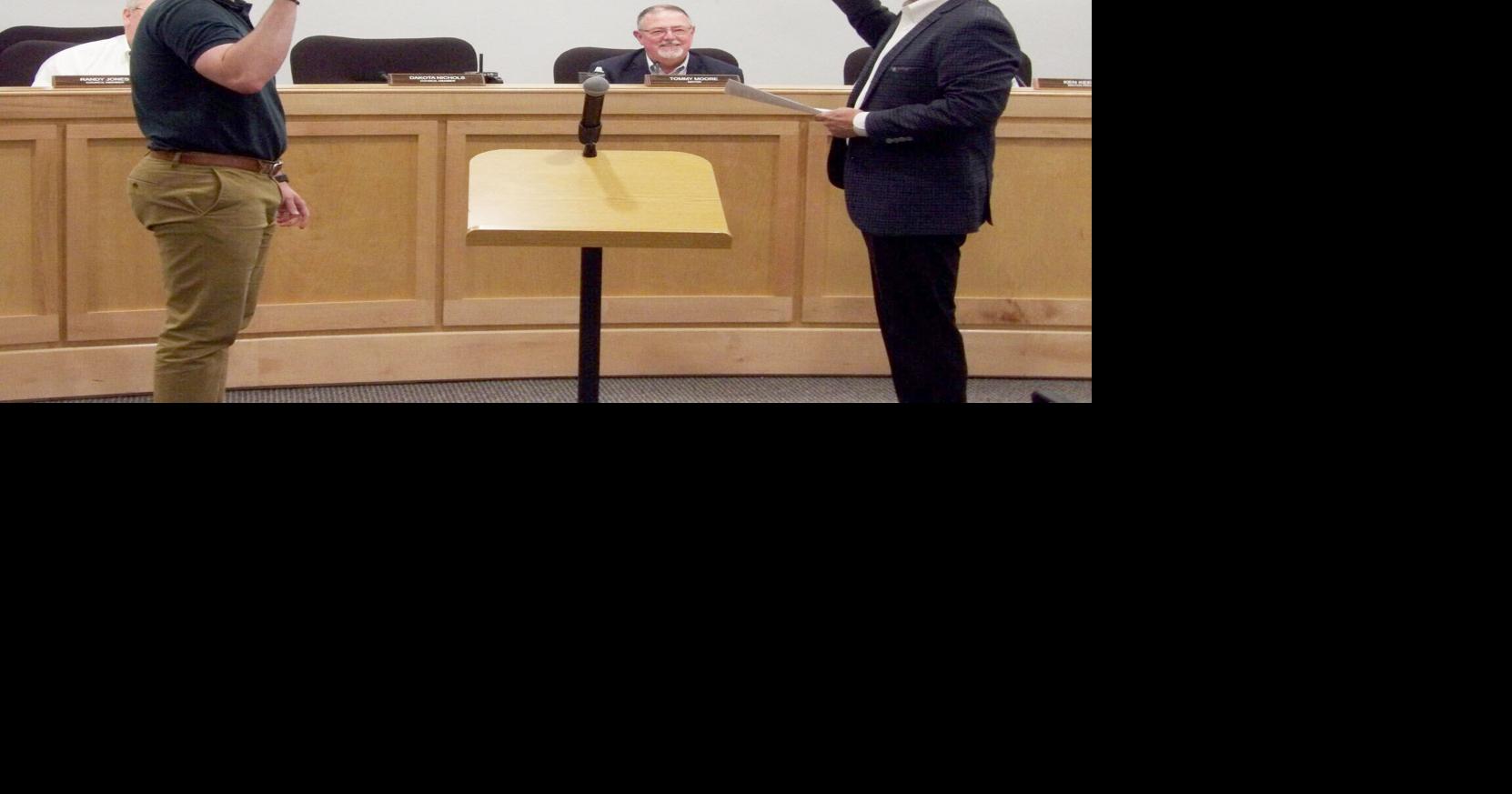 Council adjusts apartment complex limits; Nichols sworn in to Ward 2 ...