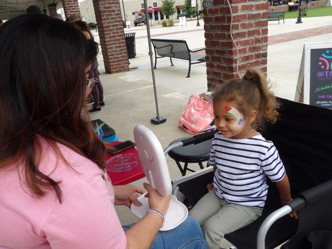 Frank Buck hosts Red, White & Zoo | News | gainesvilleregister.com