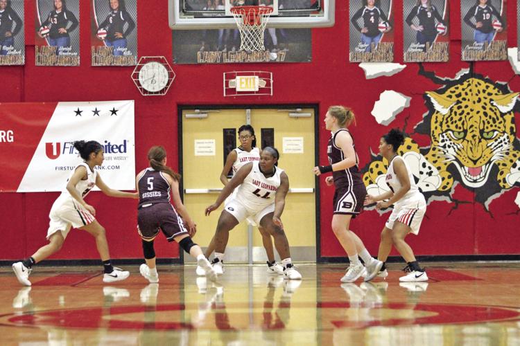 Weaver named as new girls bball coach | Sports | gainesvilleregister.com