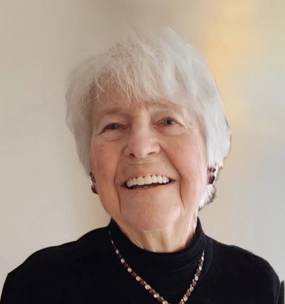 Doris 'Juanita' Gee | Obituaries | galenagazette.com