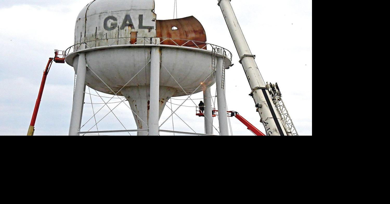 Galena water tower comes down | Local News | galenagazette.com
