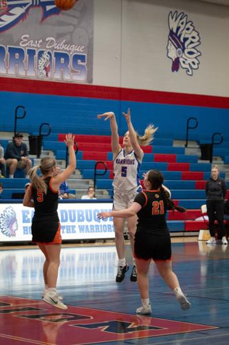 East Dubuque downs Warren | Sports | galenagazette.com