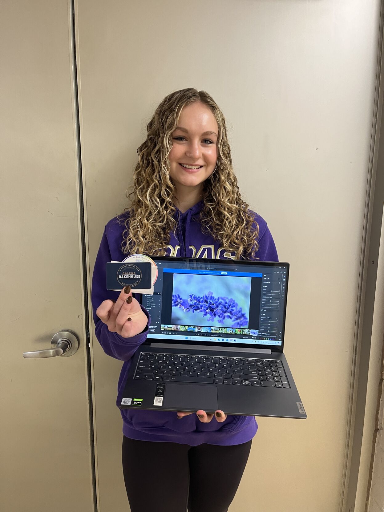 Artist of the Month | News | galenagazette.com