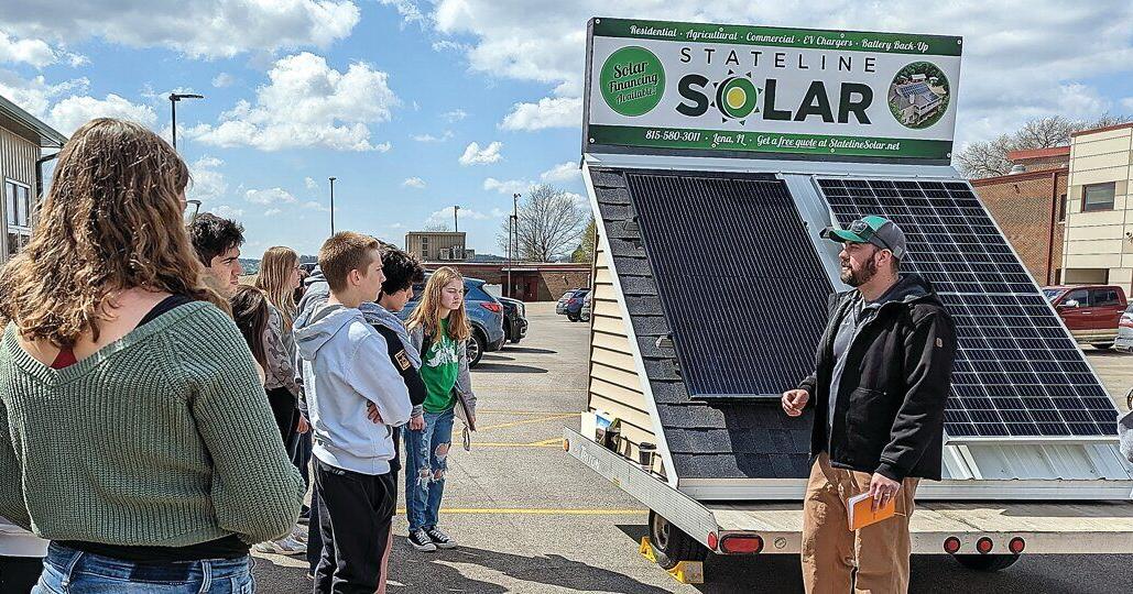 Stateline demonstrates solar | School News | galenagazette.com