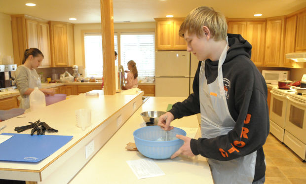 Lebanon women open cooking class business | Local | gazettetimes.com