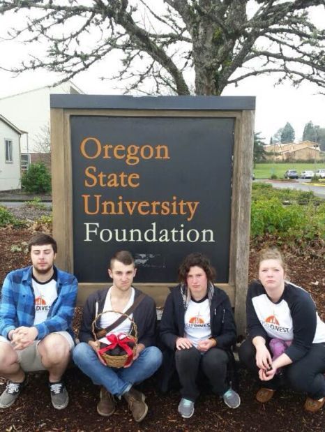 OSU Divest delivers coal to foundation office | Local | gazettetimes.com