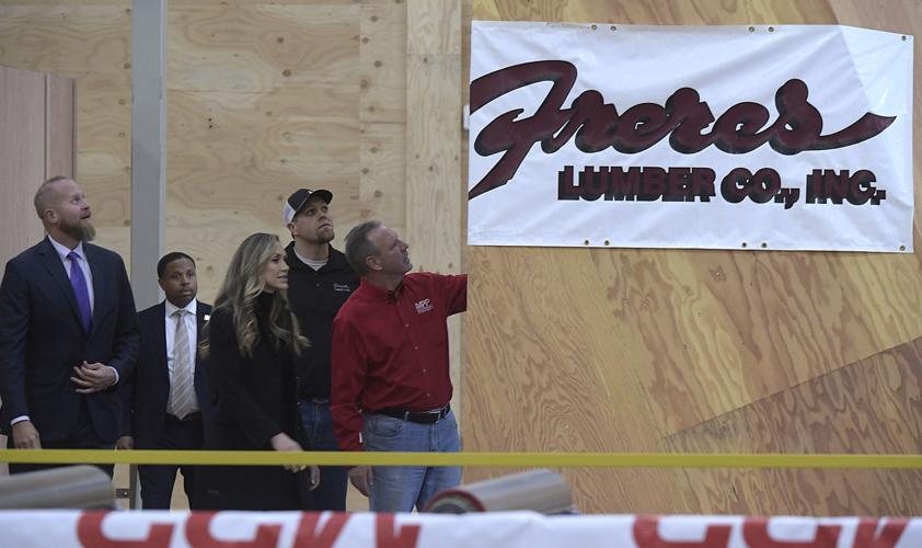 Trump campaign makes Oregon foray