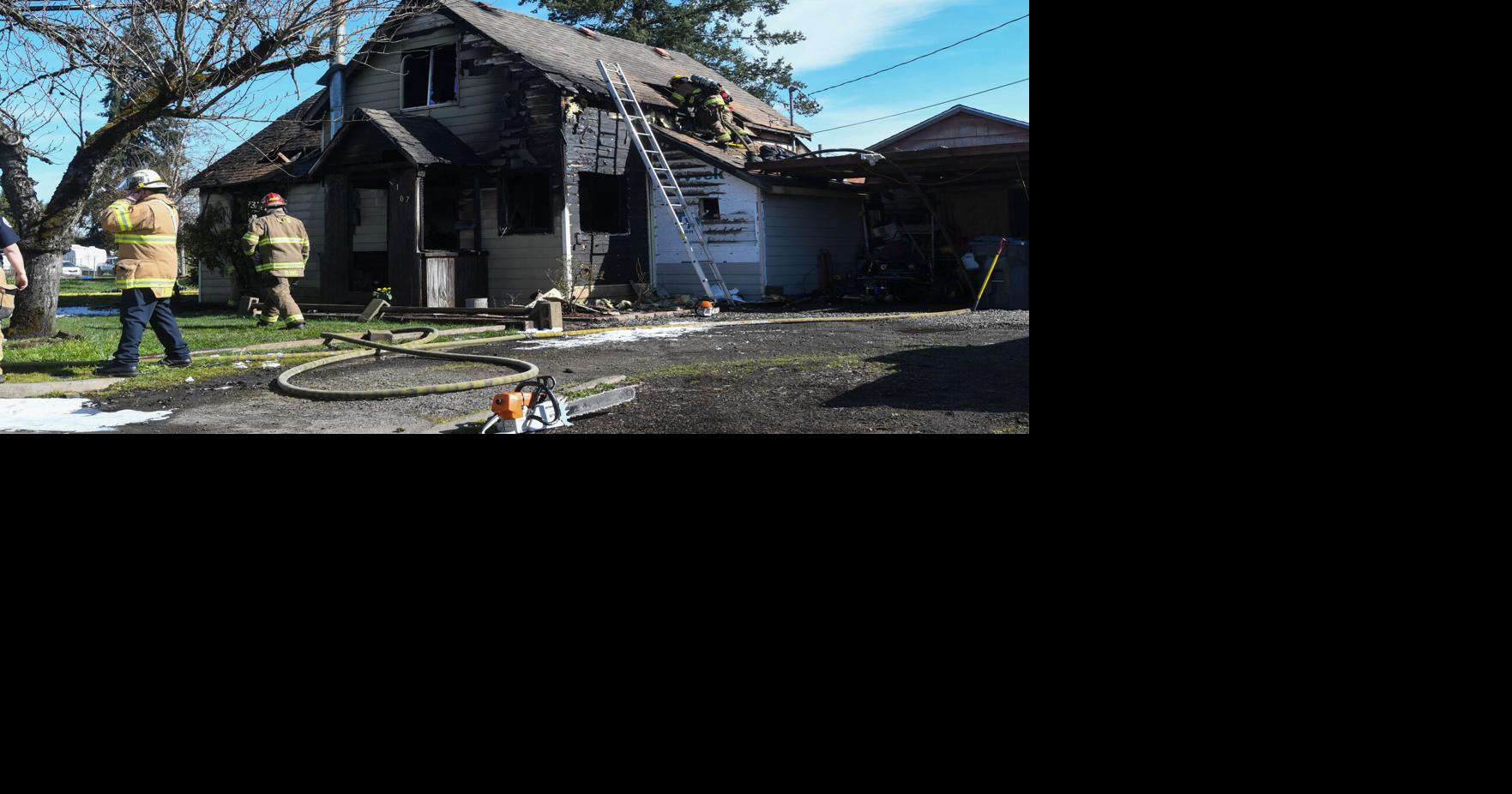 Three escape from Lebanon house fire