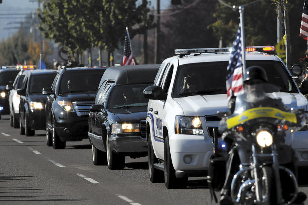 Crowd greets motorcade for fallen Philomath soldier Cody Patterson