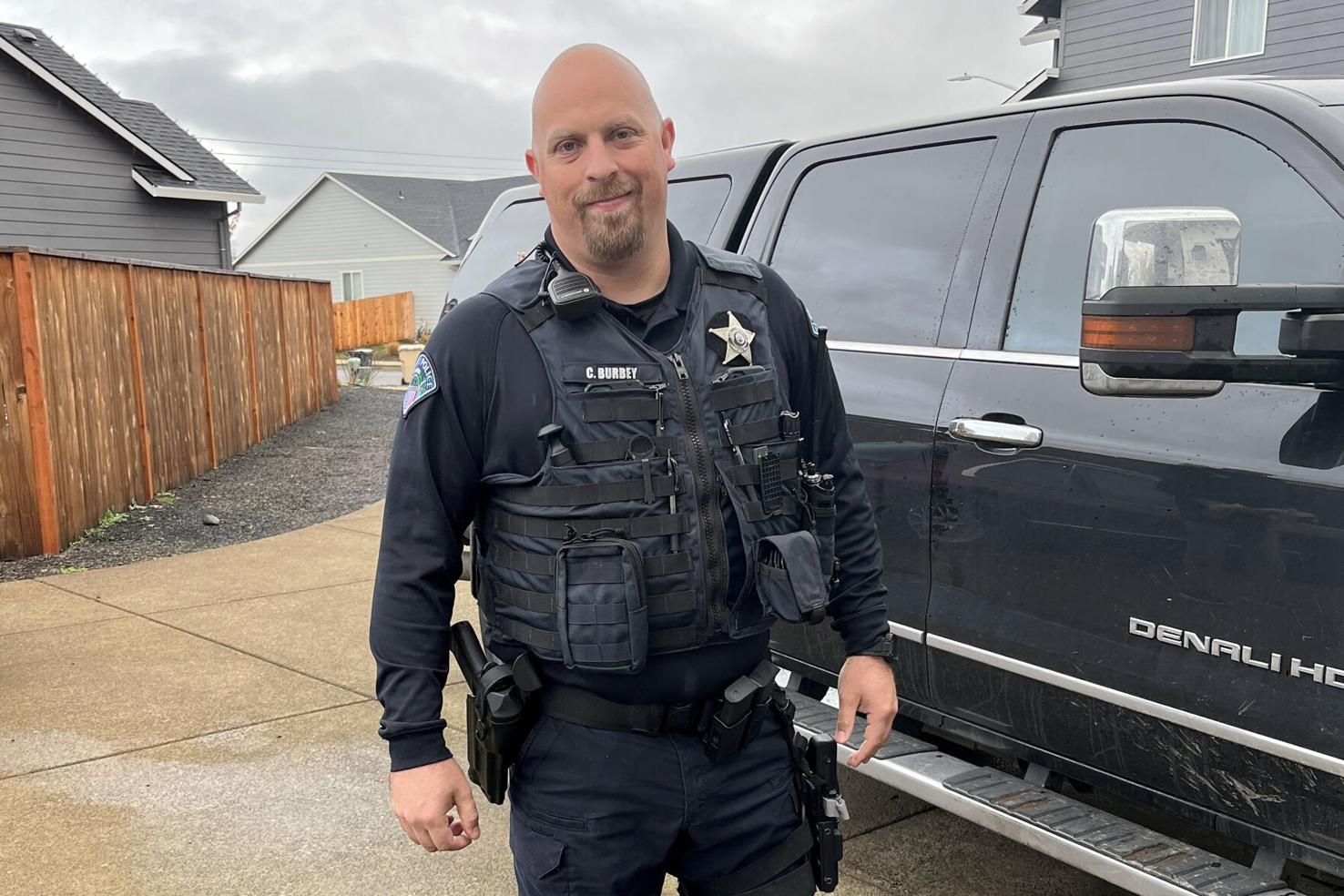 Albany officer, citizens rescued woman after crash