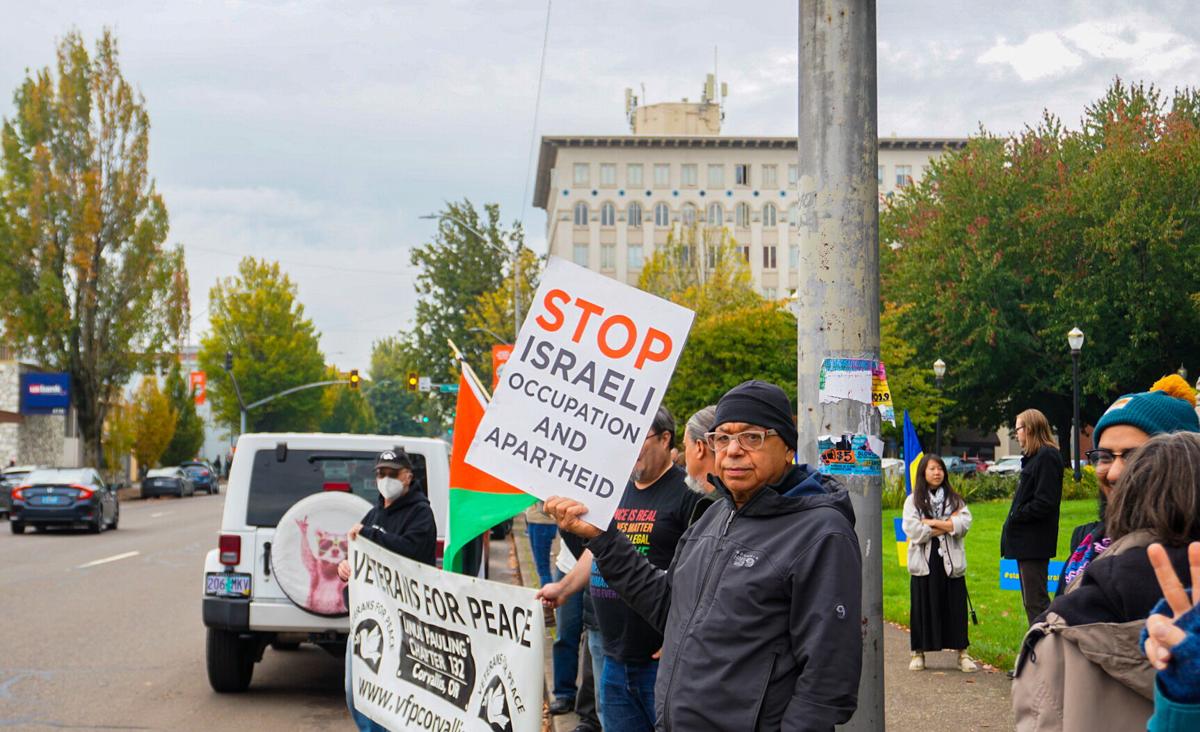 Corvallis group shows support for Palestine
