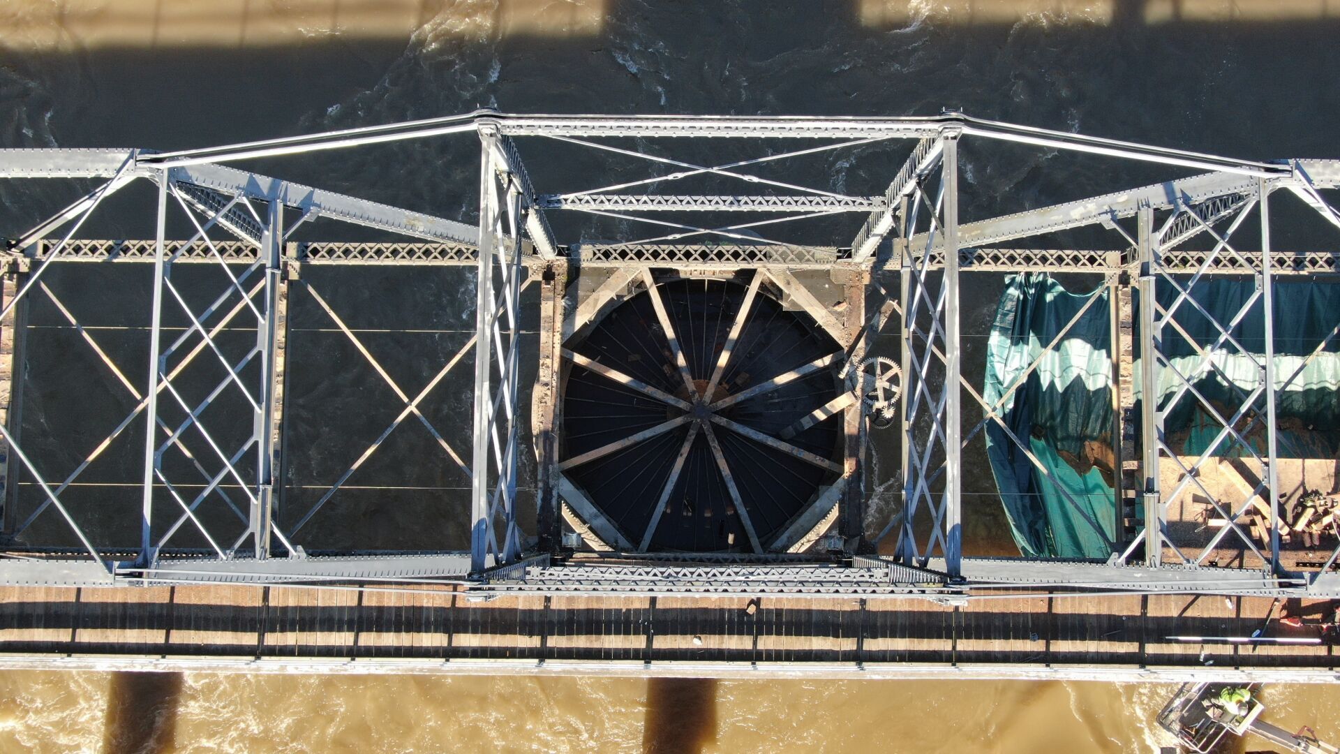 Corvallis council discusses how, where to put bridge display