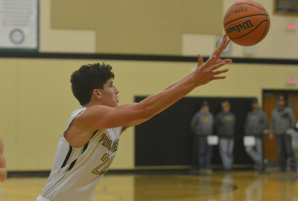 Brad's Blog: Finally, a first look at the boys basketball team