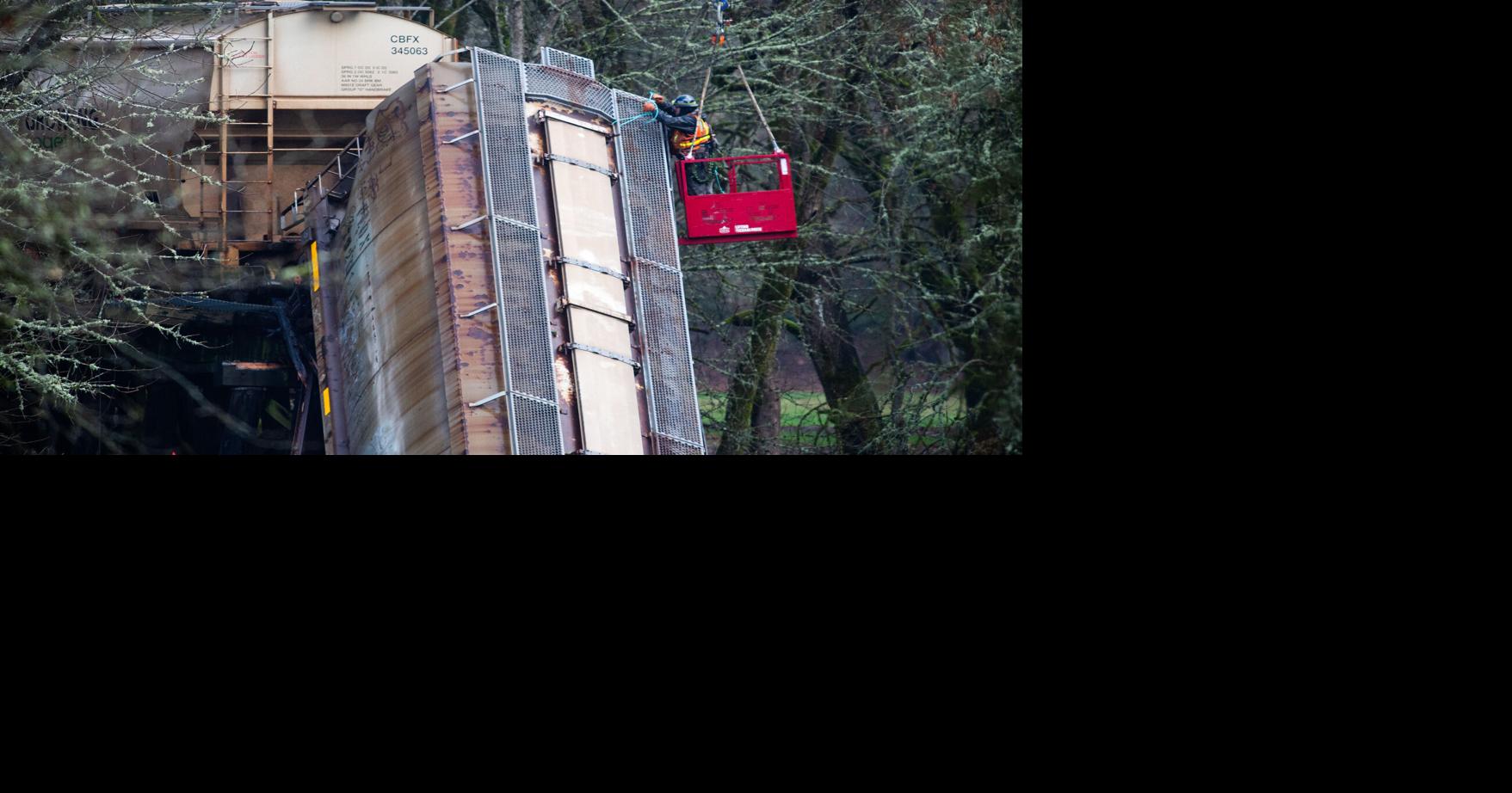 Railroad preparing to haul train, trestle out of Marys River