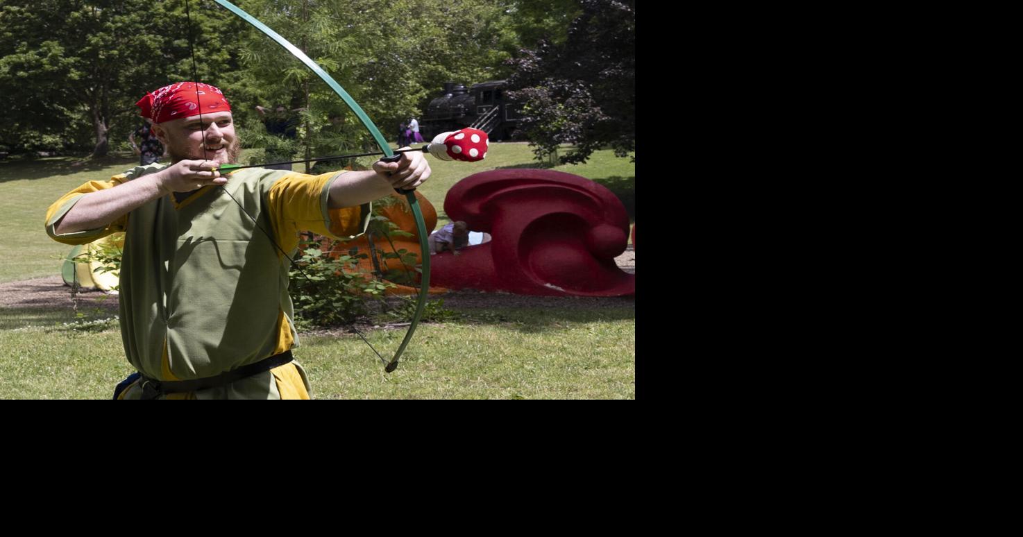 PHOTOS: LARPing around a Corvallis park