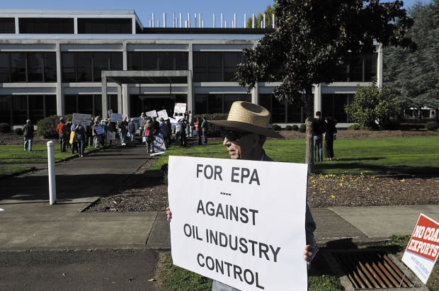 Keystone protesters picket EPA office