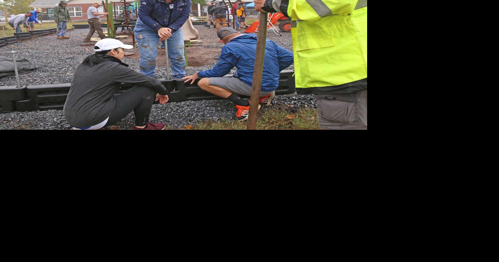 Volunteers build playground at Gettysburg Recreation Park | Local News ...