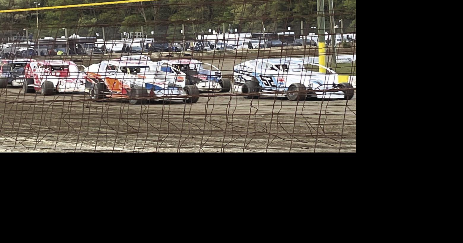 What makes racetracks different; pair of Delaware dirt ovals reviewed ...