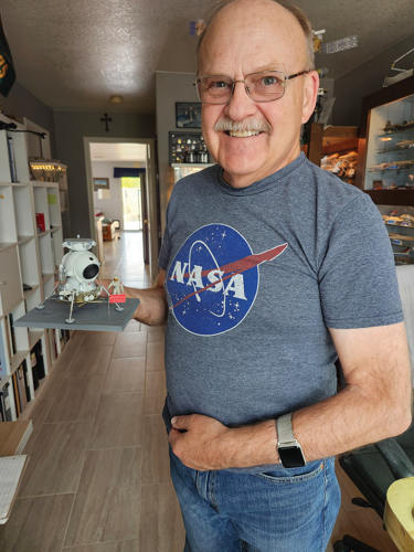 Gilbert resident fuses art with space technology | Community | gilbertsunnews.com