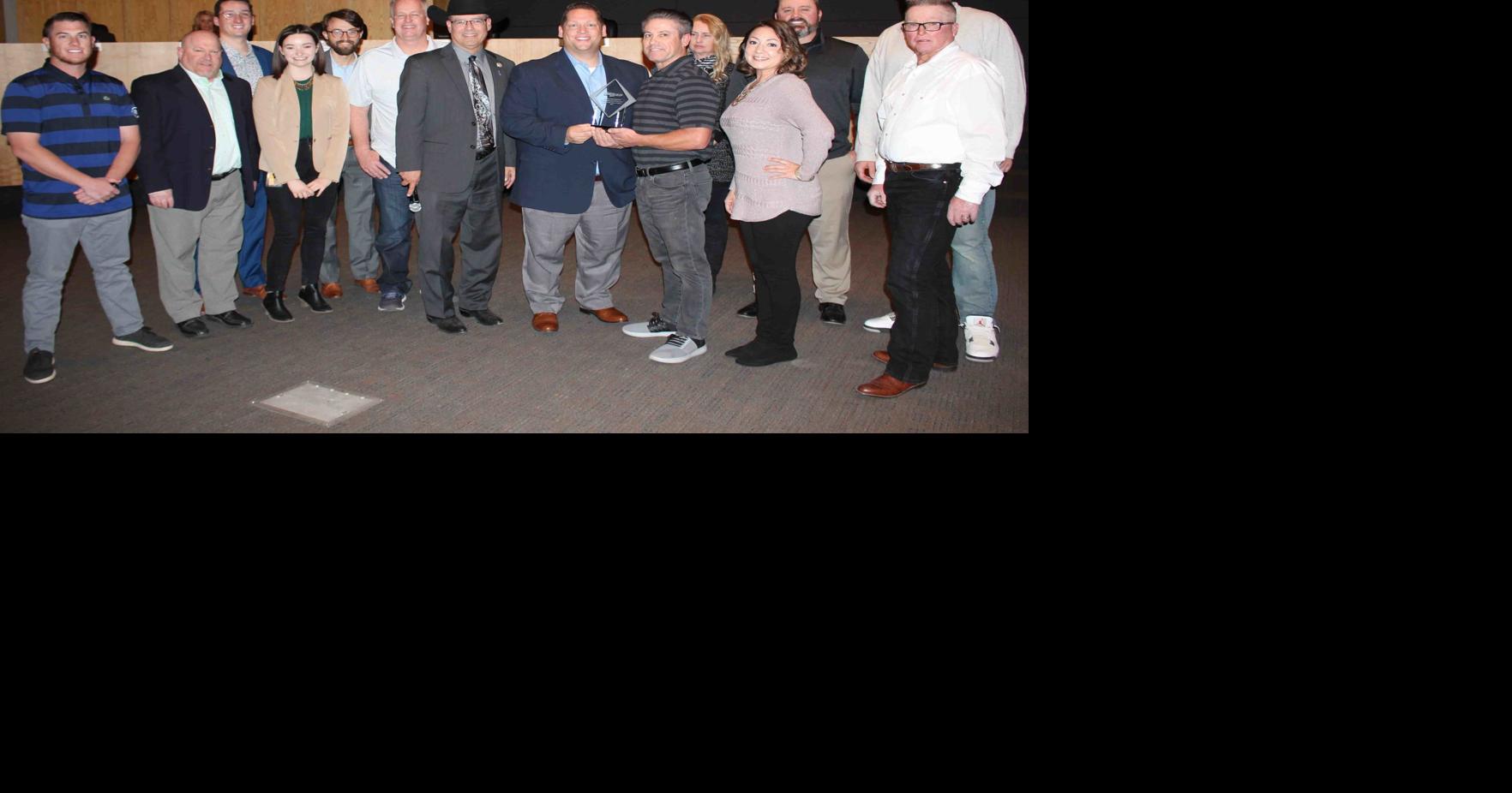 Cactus Yards a grand slam with sports group | News | gilbertsunnews.com