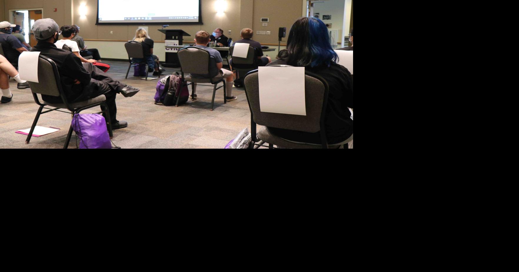 EVIT students happily return to classrooms | News | gilbertsunnews.com