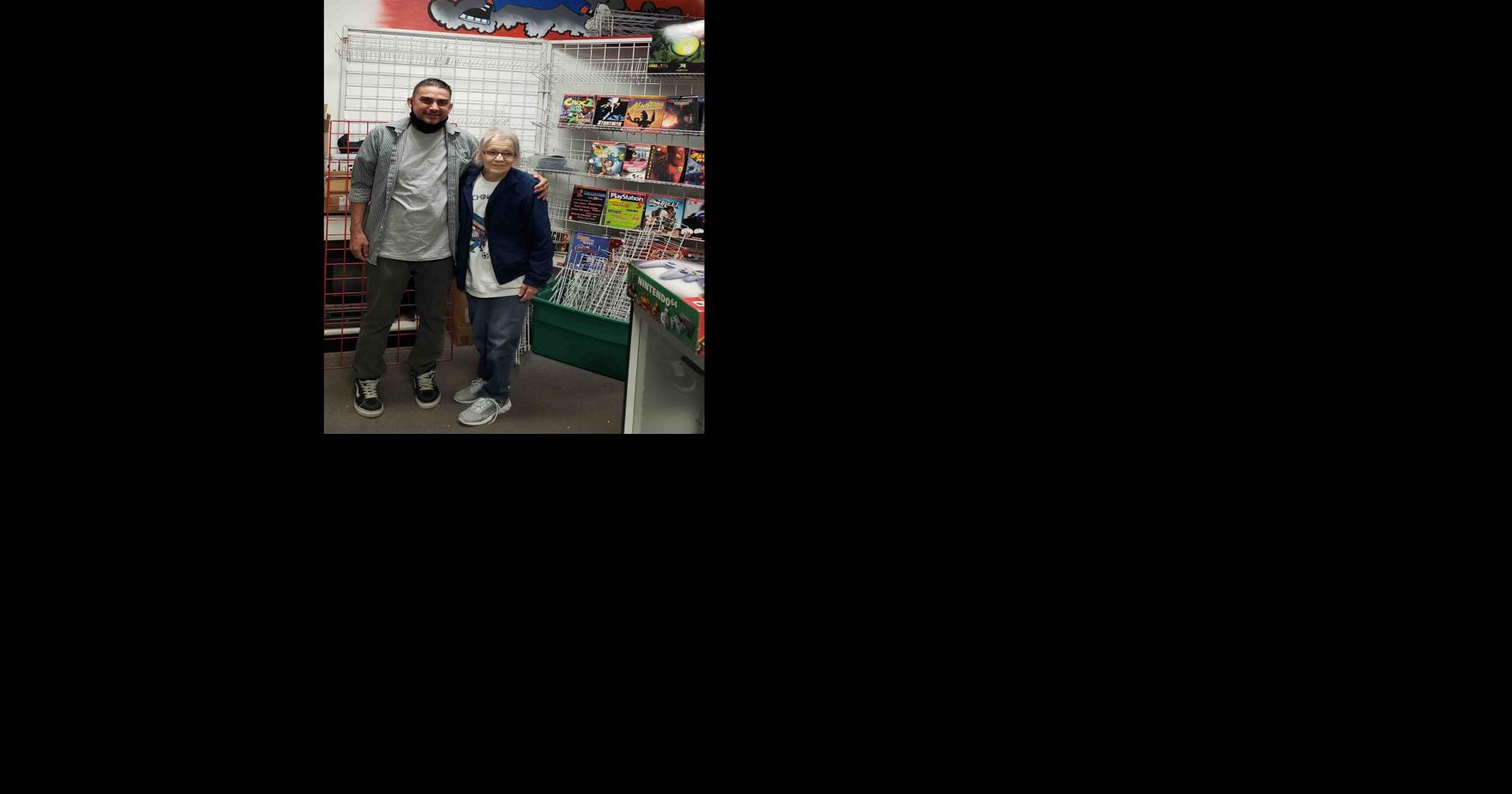 Gilbert game store owner bids fond farewell | Business | gilbertsunnews.com