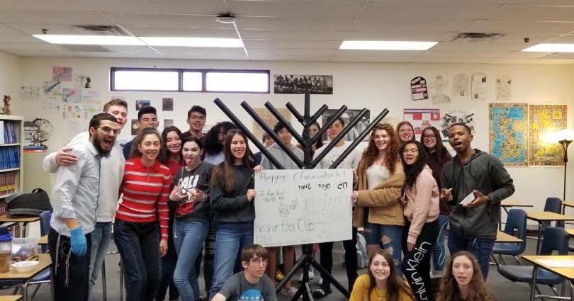 Students make high school’s first menorah | Community | gilbertsunnews.com