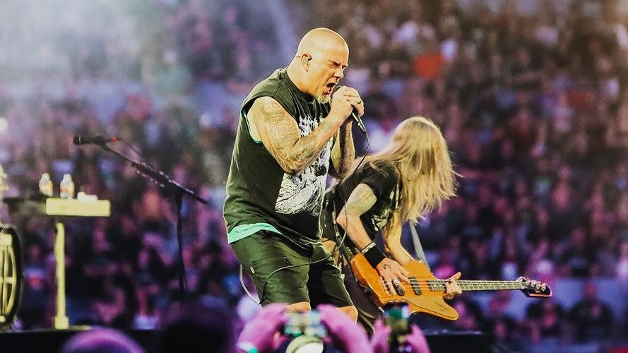 Review: Metallica Night 1 with special guests Pantera and Mammoth WVH ...