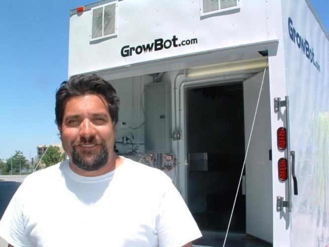 Marijuana expo sprouts odd variety of ‘greens’ | News | glendalestar.com