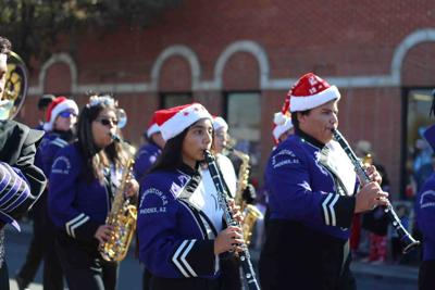 ‘Arizona’s largest parade’ to spread holiday cheer through Glendale ...