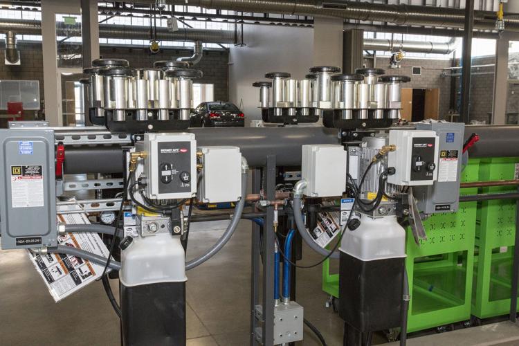 GCC’s Randolph auto tech center ready to roll | Features | glendalestar.com