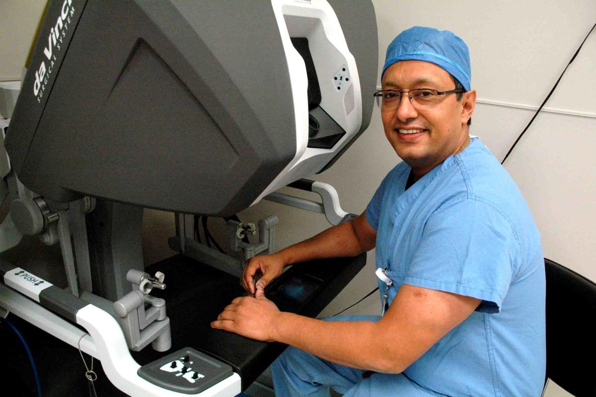 Meet Abrazo West’s ‘Dr. Robot’ aka Dr. Pandey | News | glendalestar.com