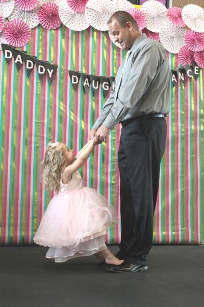 Put on your dancing shoes, dads! | News | glendalestar.com